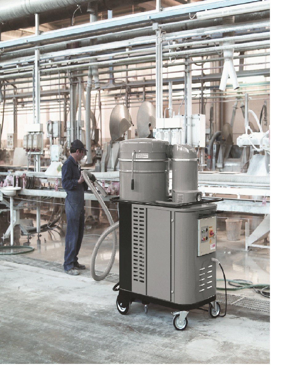 Nilfisk 100L Wet & Dry Industrial Vacuum Cleaner for Metal Production ...